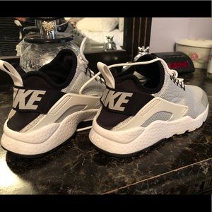 Women's Nike Shoes on Poshmark